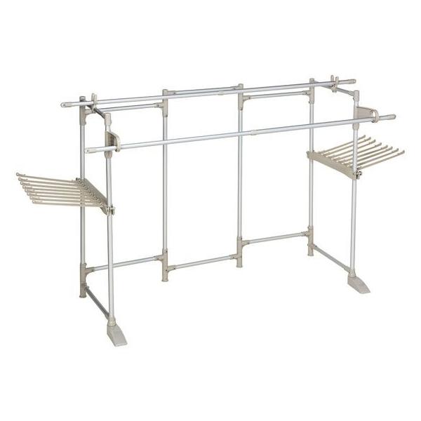 【商品説明】使用場所や干し物の量に合わせて自由にレイアウト。　取扱い・持ち運びも簡単な軽量アルミ製です。　タオルハンガー１６本・専用伸縮竿２本付き、小物からシーツやふとんも干せます。　使用しないときは約１３ｃｍの幅でコンパクトに収納できます...