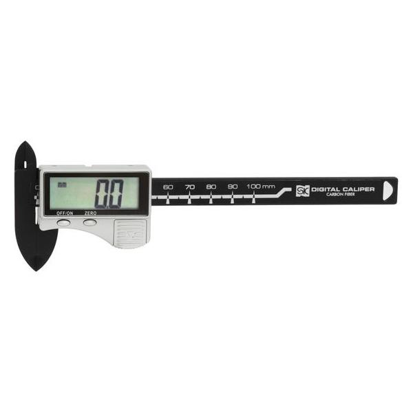 【商品説明】●見やすい大型ＬＣＤ表示（文字高さ：１３ｍｍ）です。●カーボン製なので、軽くて錆びず、対象物を傷つけにくいです。●比較測定に便利なＺＥＲＯスイッチ付です。●表示を固定できるＨＯＬＤ機能付です。●スライダ操作で自動的に電源が入るオ...