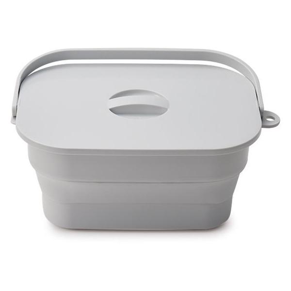 【商品説明】洗濯板付。洗面台にも入るコンパクトサイズ。　上履きのつけ置き洗いに。ハンドル付で持ち運びもラクラク。　使用後は、たたんで収納。フタ付で見せたくない洗濯物を隠せます。　吊り下げＯＫ。洗濯板が落とし蓋に。容量７Ｌ。【仕様】●カラー：...