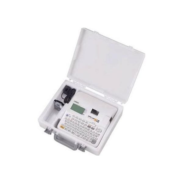 【商品説明】ハーフカット機能付きオートカッター搭載で台紙からはがしやすい。　多彩なシーンで役立つ１００種類のデザインロゴを内蔵。　よく作成するラベルの長さを簡単設定。長さのそろった複数のラベルを簡単に作成できます。【仕様】●収納ケース付き　...