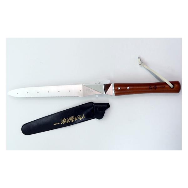 【商品説明】鉢の植え替え、移植作業、株分け、根さばきに。　１インチ（２５．４ｍｍ）ごとに目盛り付き。　頭部に粘りがあり鉢に密着します。　折り曲げ部分が用土を簡単に取り出しやすくします。　本革製紐付きの握りやすいグリップ。　根がかりしても切り...