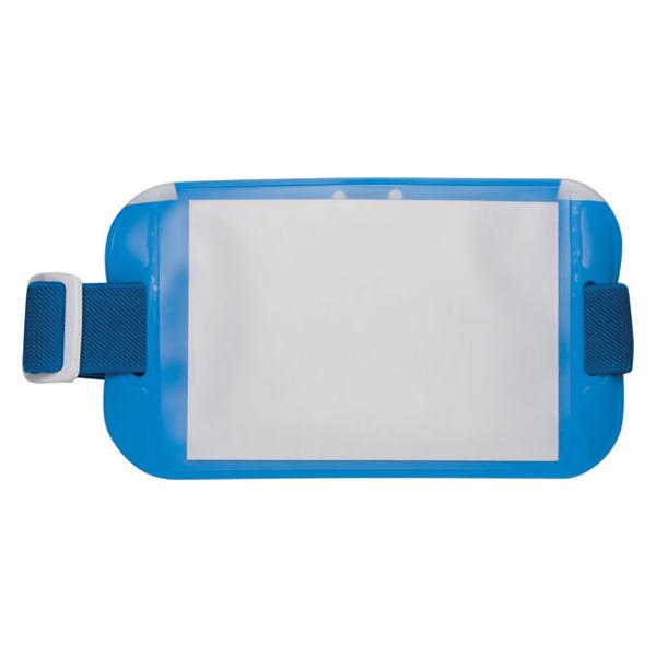 【商品説明】作業などの動きの邪魔にならない腕章型の名札です。安全ピンでの取り付けも出来ます。用途に応じて、中紙を差替えてご使用になれます。カードの落下を防止し埃などの進入を防ぐフラップ付きです。【仕様】●色：青●外寸：縦８６×横１５０×奥行...