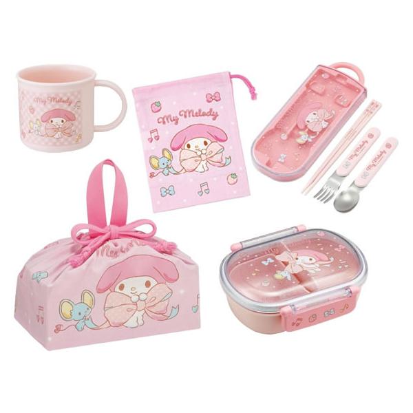 【仕様】●セット内容：弁当箱、ランチ巾着、トリオセット（箸・スプーン・フォーク）、プラコップ、コップ袋●日本製　【弁当箱】●容量：３６０ｍｌ●サイズ：１４．８×１２．３×５．６ｃｍ●重量：１５０ｇ●材質：フタ／ＡＳ樹脂（耐熱温度−２０〜１０...