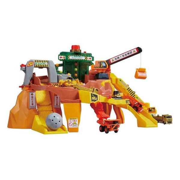 【商品説明】トミカのダンプカーやブルドーザを使った土砂玉の積み下ろし遊びやトンネル開通遊びが楽しめます。　別売りのトミカタウンどうろのレイアウトに組み込んで一緒に遊べます。　※トミカ（ミニカー）、トミカタウンどうろは別売りです。【仕様】●対...
