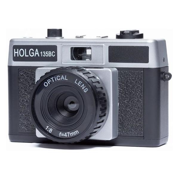 【商品説明】Ｈｏｌｇａ　１３５ＢＣ　３５ｍｍフィルムカメラは、オリジナルの１２０フィルムバージョンとは異なり、画像の角をカットし、柔らかいケラレ効果を生み出す内部マスクが特徴です。【仕様】●カラー：ブラックシルバー●焦点距離：４７ｍｍ（３５...