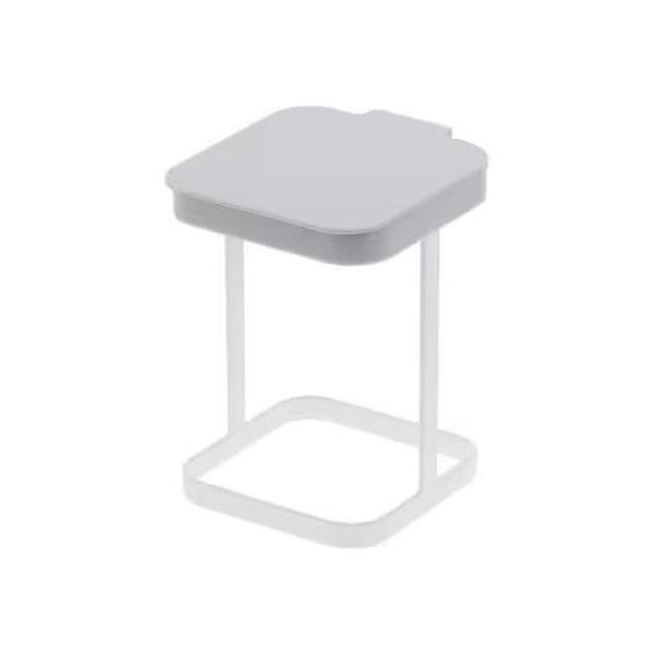 【商品説明】調理中にでるゴミをその場でポイ！ポリ袋をかぶせるだけ！蓋付きだから上からゴミも見えずスッキリ。【仕様】●本体サイズ：Ｗ１２×Ｄ１３．５×１６．７ｃｍ　●本体重量：３５０ｇ　●材質／本体　：　スチール（ユニクロメッキ＋粉体塗装）、...