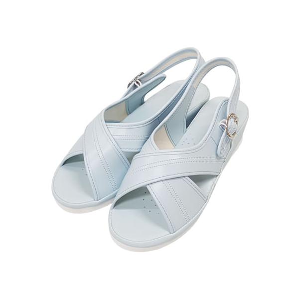 【仕様】バックストラップは窮屈な絞めつけ感を緩和するため、一部ゴムを採用しています。クッション性を重視し、中敷き内にＥＶＡスポンジを配しました。　●カラー：サックス●サイズ：ＬＬ（適応２４．５〜２５．０ｃｍ）●足囲：２Ｅ●ヒール高：約４０ｍ...