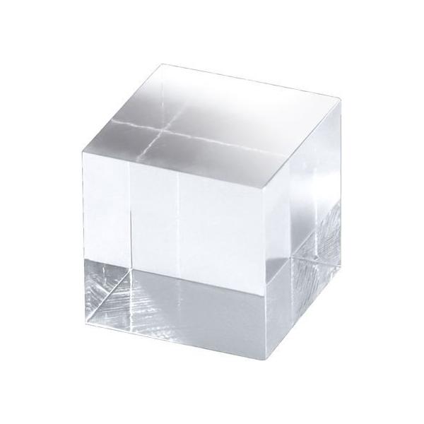 【商品説明】角のシンプルな形のアクリルブロックです。　透明感と清涼感があり、ディスプレイの演出に最適です。　透明なので邪魔をせず、高級感が演出できるしっかりしたブロックです。　タテにもヨコにもお組み合わせ次第でディスプレイ等さまざまな用途に...