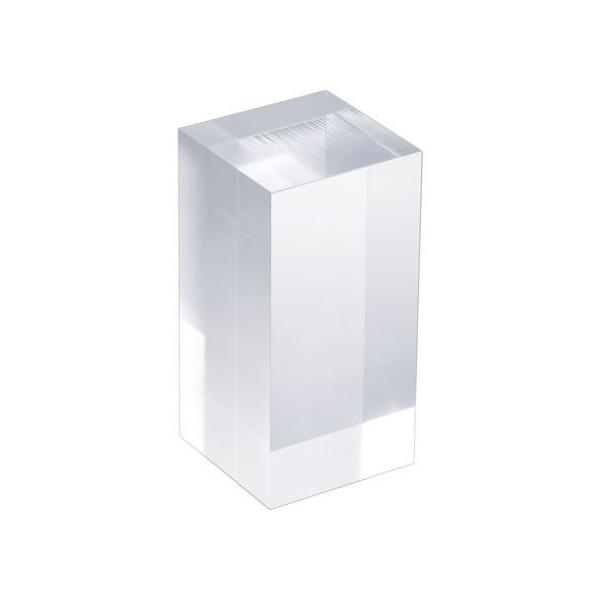 【商品説明】角のシンプルな形のアクリルブロックです。　透明感と清涼感があり、ディスプレイの演出に最適です。　透明なので邪魔をせず、高級感が演出できるしっかりしたブロックです。　タテにもヨコにもお組み合わせ次第でディスプレイ等さまざまな用途に...