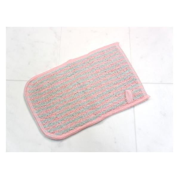 【商品説明】ミトンタイプで洗いやすい手のひらサイズ。ステンレス・ホーロー・プラスチック・人口大理石・タイル・蛇口などに使えます。湯垢、ぬめりの汚れを落とし、凹凸のある浴室小物に使いやすいので、浴槽・浴室小物類の細かい箇所も洗えます。２枚重ね...