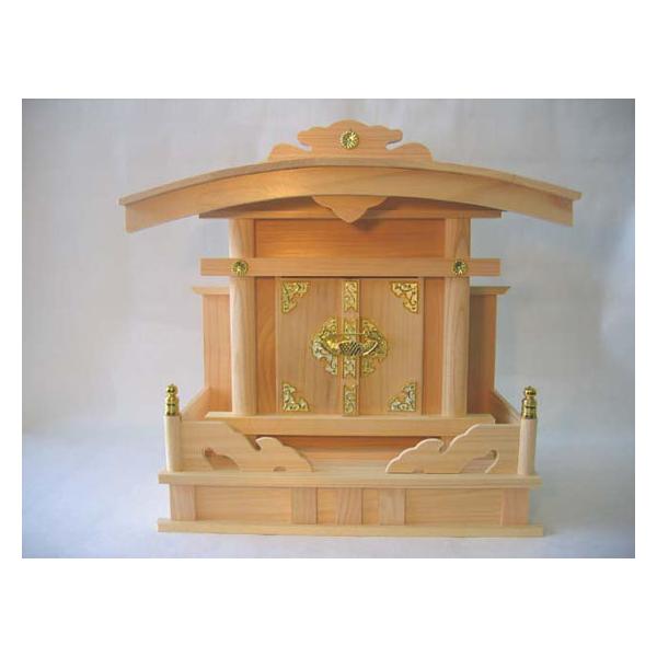 【商品説明】地方により異なりますが、恵比寿様と大黒様のお札を入れます。屋根がドーム型で台所・床の間にお祀りします。【仕様】外寸：３３（高）−３４（巾）−１８（奥）センチ内寸：２３（高）−１８（巾）−　８（奥）センチ重量：約１７４０ｇ南又は、...