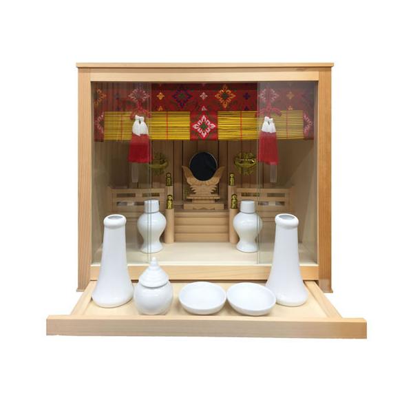 【商品説明】銘木として有名な岐阜県木曽地方の桧にて製作しております。おやしろの内部の床に大きな溝が開けてございますので大きな御札をお納めすることができます。古（いにしえ）より、神は桧に宿ると言われています。 御神札は扉枠を外してお納めするた...