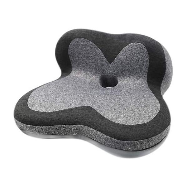 【商品説明】お尻や腰にピッタリとフィットして、姿勢が自然に伸び、長時間座っても疲れにくく、骨盤や腰をサポートして正しい姿勢を維持いたします。腰椎フィットし感抜群のデザインで自然に正しい座り方を保ことができます。低反発ウレタンを使用３〜５秒が...