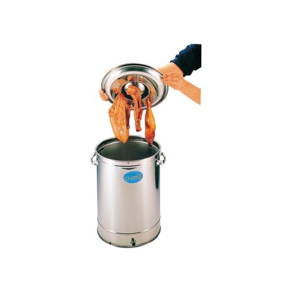 【商品説明】従来のオーブン、グリラー、ロースター等が持っている欠点を改良し、熱効率と均一な低温熱分布を実現した画期的な調理器具です。　スモーク状態で焼き上げるために肉の味、つや、香り、柔かさなどは、これまでの器具より格段優れています。【仕様...