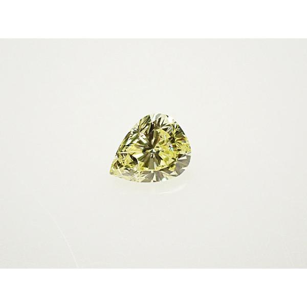 イエローダイヤモンド ルース0.077ct　LIGHT YELLOW　I1爽やかで明るい、ライトの彩り！ガードル周辺に、細かな生地不足による小さな 自然の面キズや、パビリオンのフェザーが、フェイスからはテーブルの先端寄りに映りますが、いずれ...