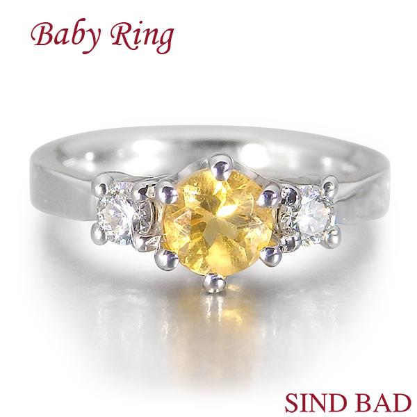 中央には11月の誕生石シトリントパーズをセット。サイドのメレダイヤは、修業を積んだ社長とスタッフによる厳しい選別を経たもの。さらに、枠はプラチナを使用。センター石 ：シトリントパーズ　直径約3mmサイド石 ：ダイヤモンド2石　合計約0.03...