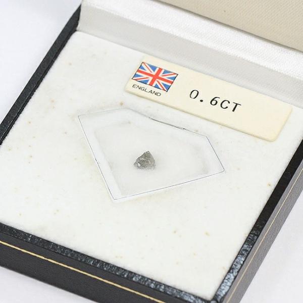 ●管理番号:240002306805●石:ダイヤモンド 0.6ct●付属品:箱●ランク:A●ダイヤモンドランク:【0.2ct以上のみ計測】●程度:箱内部にシミ汚れはございますが、他はよい状態です。★