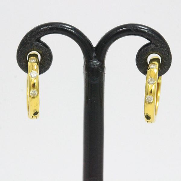 【発売日：2015年11月29日】●管理番号:240002312882●刻印:各:K18 0.03●サイズ:約 H10.3mm × W1.8mm × D10.6mm●デザイン:フープ●素材:18金イエローゴールド(K18YG)●重量:計1....