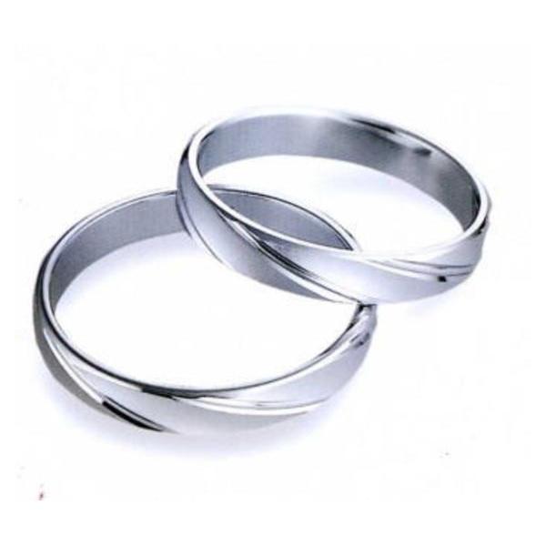 et toi【エトワ】とは、[あなたと共に、あなたと一緒に] と意味のフランス語で、これから共に歩み始める二人の約束のリングにふさわしいネーミングのウェディング＆ペアリング　ブランドです。et toi【エトワ】　マリッジリング・結婚指輪・ペ...