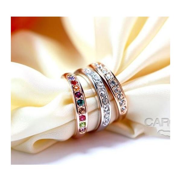 他のリングとの重ね着けも楽しめる、シンプルで小振りのシルエット。おしゃれ度をアップしてくれます♪カラフルなデザインにもかかわらず、キラキラ輝きは肌に馴染み、手元に綺麗に映えます♪■商品詳細材　質：キュービックジルコニア、真鍮（BRASS）、...