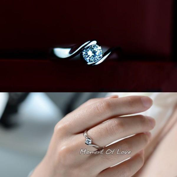 上品なクリアストーンが指先で美しく輝いて、大人の女性の洗練された装いを完成させます。ぱっと目を引くクリアストーンは、着こなしのアクセントにぴったり。プレゼントにもお勧めです♪■商品詳細　　材　質：スワロフスキークリスタル（SWAROVSKI...