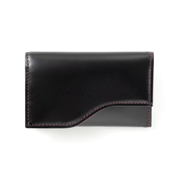 □原材料□　松阪レザー□サイズ□　H65×W103×D20mm 仕様:4連キー金具/カード室□商品説明□　全国的に有名な松阪牛の革を使用して、国内で仕立てましたキーケースになります。内側・外側ともに松阪レザーを使用したキーケースです。 外側...