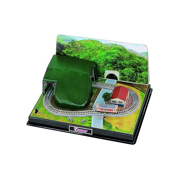 【商品名】　ロクハン Zゲージ Zショーティー ミニレイアウトセット トンネルタイプ SS002-1 鉄道模型用品 【商品説明】　・Zショーティーの買ってすぐに遊べるミニレイアウトセットに、よりデラックスな内容となったトンネルタイプが登場で...