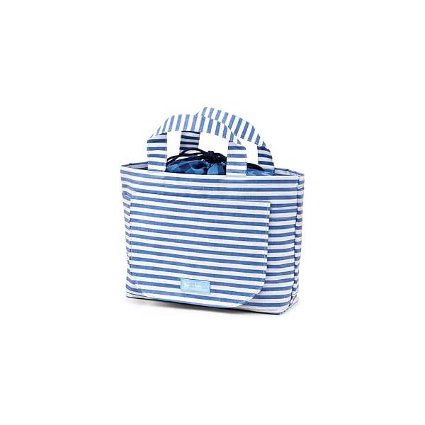 【商品名】　おむつポーチ(巾着トート) おむつバッグ 外出 日本製 ベーシックボーダー(綿100%)・青 B1300500 【商品説明】　・サイズ: 縦約18cm × 横約21.5cm × マチ約7.5cm 持ち手高さ約7cm ※商品の仕様...