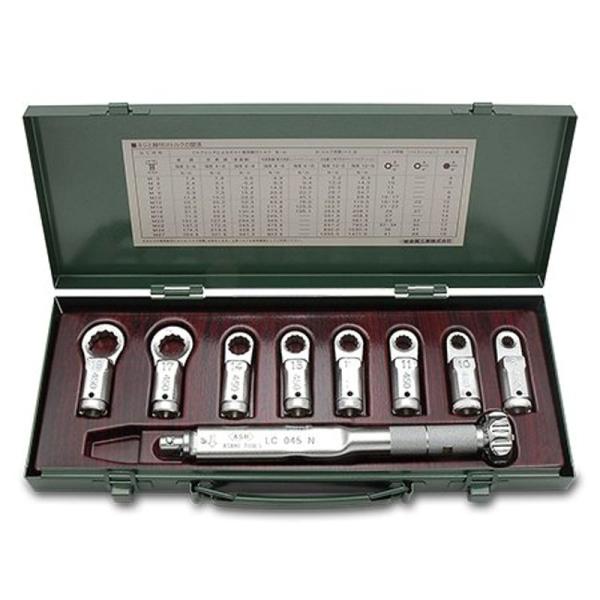 【商品名】　ASH トルクレンチめがねヘッドセット LC045N+8-19MM LCR2000 【商品説明】　・JIS表示認定工場製・セット内容(点):9ケース寸法(mm):間口×奥行×高さ質量(g):2300・ボルト・ナットのトルクの締め...