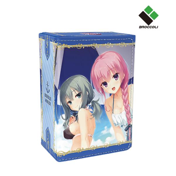【発売日：2026年08月22日】ブランド名: ブロッコリーJAN:4510417693420サイズ :（外寸）約幅152×高110×厚70mm／（内寸）約幅145×高100×厚54mm素材 : （外側）ポリウレタン（PUレザー）／（内側）...