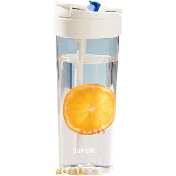 【発売日：2023年03月07日】【軽量性と便利性】：軽量かつおしゃれ、かわいいボトルで、掴みやすく、持ち運びカンタン！速い水の流れ口開口部は、あなたがより速く水分補給するのに役立ちます。持ち運びに便利なデザインを備えた軽量で、持ち運びに便...