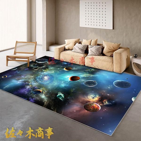 【発売日：2023年11月01日】【柔らかな肌触り】こちらのラグにはなめらかな肌触りのマイクロファイバー生地を使用。毛足が短いのでまとわり付くような感覚がなく、夏はさらりと、冬は暖かく、一年を通して居心地の良い空間を演出します。【機能】：ポ...