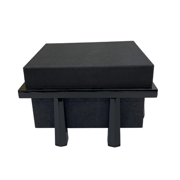 五月人形 櫃 ひつ 収納箱 箱 和風 おしゃれ モダン 床の間 インテリア 数量限定品 訳アリ品など【 サイズ 】外寸：横幅34×奥行26×高さ21cm箱内寸：横幅25×奥行20×高さ13cm五月人形用の櫃です。兜・鎧、小物などを入れてお使...