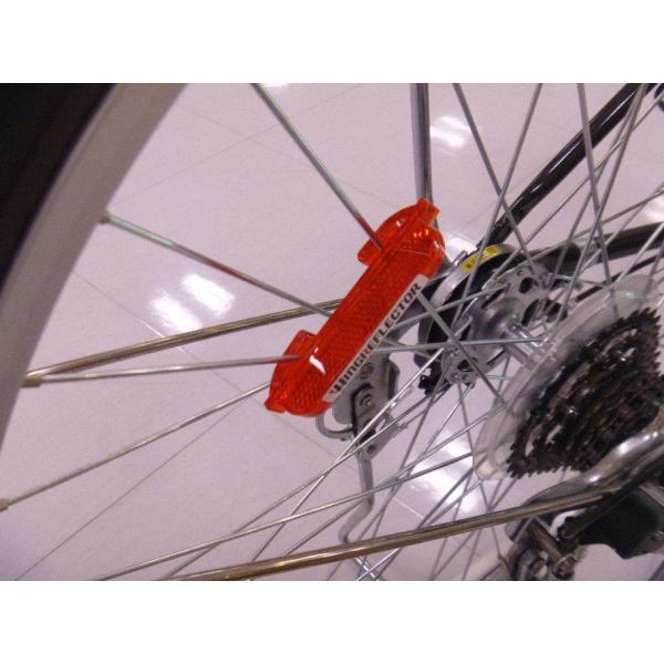 12番〜14番スポーク対応。自転車のスポークに取付、夜道に安全・安心な反射材。タイヤが回ると反射しながらクルクルまわって光ります。後ろのドライバーからもよく見えます。通勤・通学におすすめです。