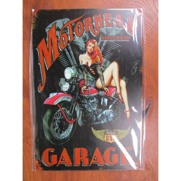 素材: メタル。新品、高品質。サイズ: 20cmx30cm (8インチx12インチ)四隅に釘用の抜き穴が開いております。紐通しとしてもご利用いただけます。ワイヤー等頑丈なものでの固定を推奨します。また丈夫なピンでの固定もできます。