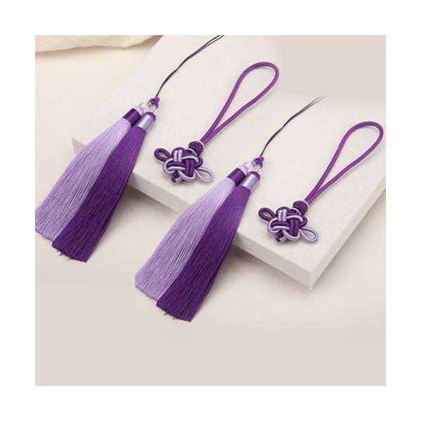 濃紫×淡紫/16cm/98848424・Color:濃紫×淡紫・縁を結ぶ、美しく揺れる中国結び飾り：対称的な結びと双色タッセルが調和し、走行時のわずかな揺れまで美しく演出。親しまれる「あわじ結び風」デザインで、縁起の良さと静かな存在感を兼ね...