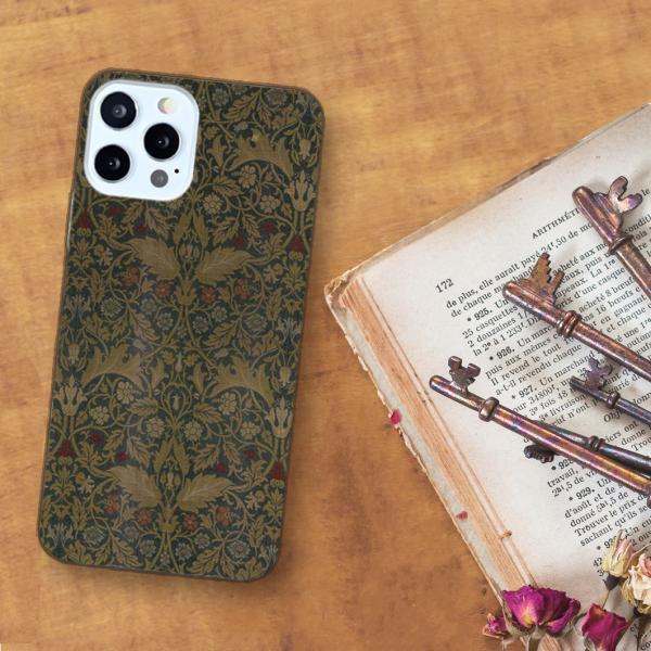 ウィリアムモリスの壁紙デザインをiPhoneケースに●素材：ポリカーボネート樹脂●印刷：ツヤなしマット印刷●本品は漆塗装品ではありません。 ●ポリカーボネート樹脂又はポリウレタン樹脂（ＰＵ）製です。 ●ＣＭＹＫ出力／３Ｄ昇華転写／インクジェ...