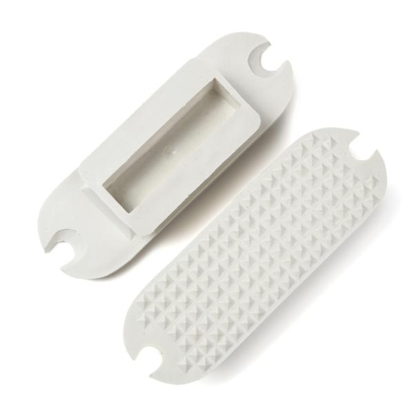 ゴム色で雰囲気が変わるので着せ替える楽しみも。■ブランドJODHPURS（ジョッパーズ）■素材ラバー分類タグ:  【各種馬具】  【鐙・鐙革・鞍カバー・その他鞍付属品】  【JODHPURS（ジョッパーズ）】  【ホワイト】  【乗馬 鐙】...