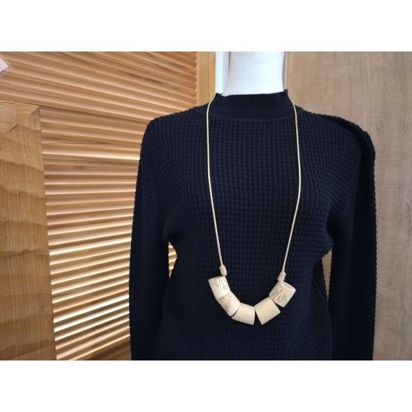 店主自身がタイ現地調達のネックレスですとても丁寧な作りで　とても綺麗な仕上がりです46CＭのロングタイプで長さ調節が可能です。コーディネートのアクセントに