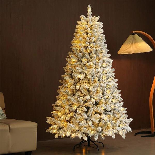 素材：PVC（フィルム） 生産国：中国  【豪華で存在感たっぷり】充実のオーナメントセット ミニサイズながらもボリューム満点のオーナメントが付属しており、これ一つで華やかなクリスマスシーンを演出。小さくても確かな存在感を放ちます。  【幻想...