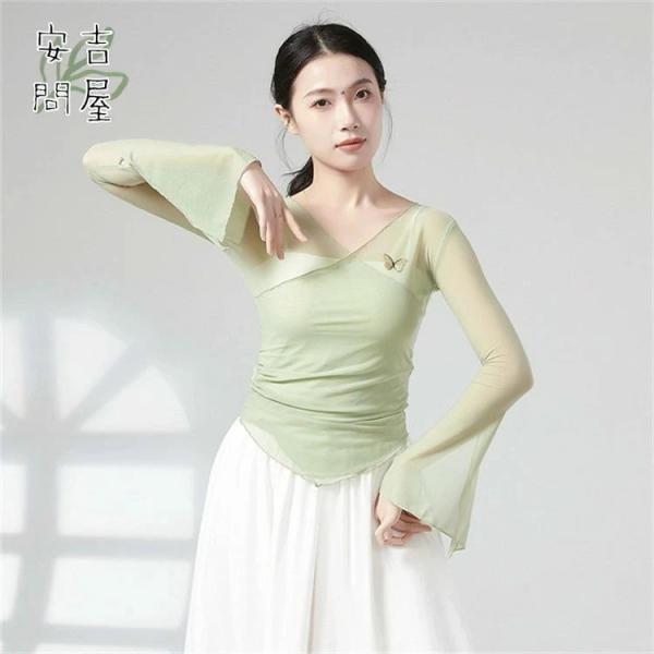 商品情報商品名古典ダンス衣装 ダンス服 ダンストップス レディース 古典舞踊 長袖 透け感 イレギュラー裾 Vネック ?飾り フレアスリーブ チュール  中華風 民族風 チャイナ風 社交ダンスウェ ヨガ レッスン着 舞台衣装 演出服 団体服...