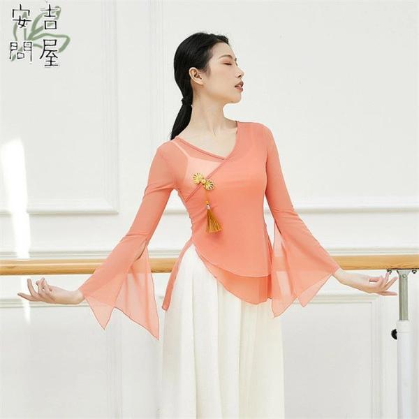 商品情報商品名ダンストップス レディース 古典ダンス衣装 ダンスウェア ダンス衣装 古典舞踊 中華風 チャイナ風 透け感 フレアスリーブ 長袖 スリット Vネック 10色 社交ダンスウェ ヨガ バレエ レッスン着 舞台衣装 演出服 団体服 ...