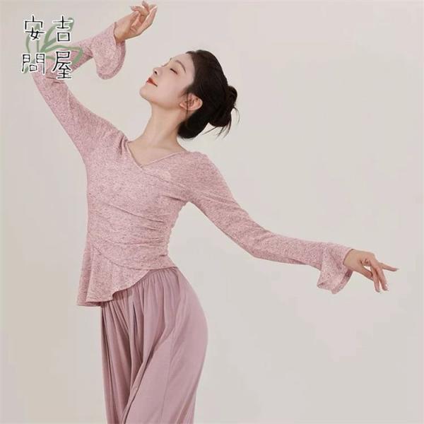 商品情報商品名ダンスウェア レディース ダンストップス 古典ダンス衣装 ダンス衣装 古典舞踊 モダンダンス 踊り衣装 クラシック舞踊 トップス Vネック 長袖 フレアスリーブ イレギュラー裾 4色 社交ダンスウェ ヨガ 舞台衣装 演出服 団...