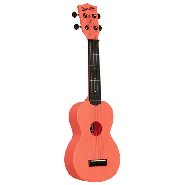 在庫状況：お取り寄せ/2025年12月 発売/◆ウクレレのボディとネックには、100％グローバル・リサイクル・スタンダードプラスチックを使用◆弦には植物由来のAquila B-Black弦を採用◆耐久性に優れ、お手入れ簡単/[KARWMSPKS]