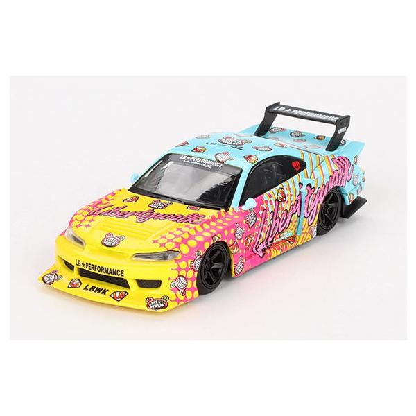 在庫状況：お取り寄せ/2025年01月 発売/※画像はイメージです。実際の商品とは異なる場合がございます。MINI−GT 1/64 Nissan LB-Super Silhouette シルビア S15 KUMA(右ハンドル) です。