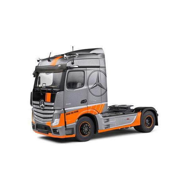 在庫状況：お取り寄せ/2025年09月 発売/※画像はイメージです。実際の商品とは異なる場合がございます。ソリド 1/24 メルセデスベンツ アクトロス L グランプリエディション 2019 (シルバー) です。