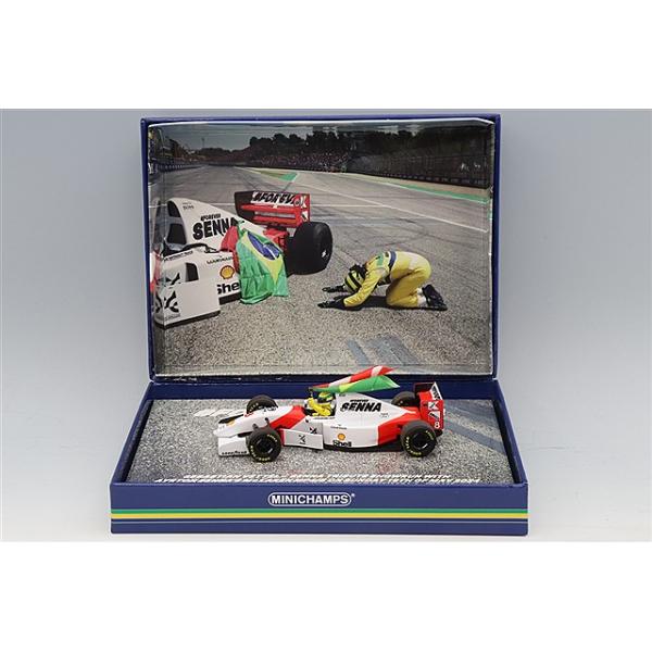 在庫状況：在庫僅少/2026年03月 発売/※画像はイメージです。実際の商品とは異なる場合がございます。ミニチャンプス ポールズ・モデル・アート 1/43 マクラーレンフォード MP4/8 セバスチャン・ベッテル イモラ セナ トリビュート...