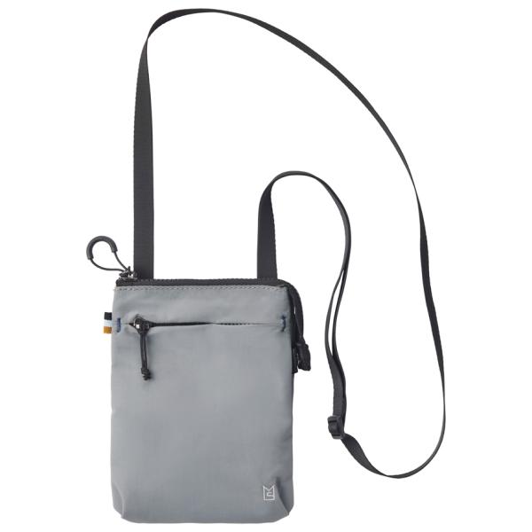 在庫状況：お取り寄せ/お届け：1〜2週間/※防水生地を使用しておりますが、完全防水を必要とする用途には適しておりません。◆ミニマルデザイン×多機能　ちょっとした外出に便利なサコッシュ/[MLS884GY]