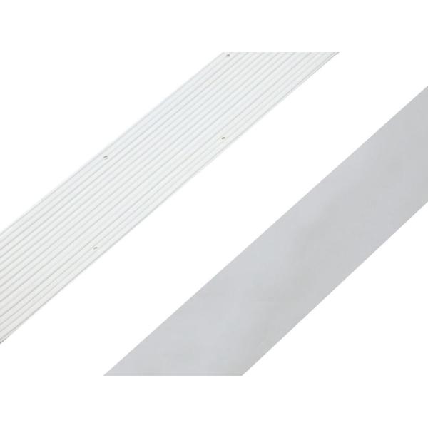 在庫状況：お取り寄せ/※画像は商品の表面と裏面です。こちらの商品は、ラインテープ1本です。※商品を設置する際に工事が必要です。※設置工事は行っておりません。◆球技コート用◆グラスファイバー繊維強化テープ◆表面スリップ止、ライン加工/[G15...