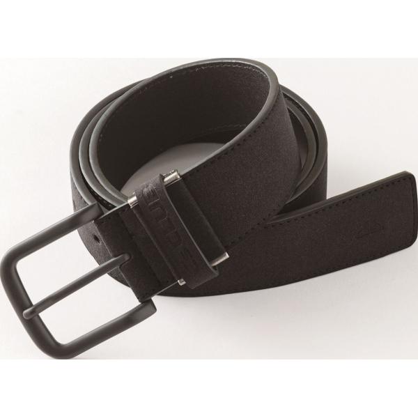 在庫状況：お取り寄せ/7日〜10日で出荷/※画像はイメージです。◆ベロア調デザインで1段階アップデート。◆上質なベロア調のバックルベルト。◆C'sCLUB(シーズクラブ)のカジュアルベルトコレクションの一つであるベロア調ブラックバックルベル...